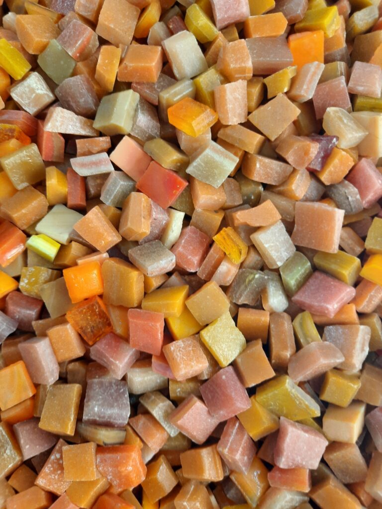 Vidrotil 1x1 mix laranjas - Berton e Shahini Mosaicos